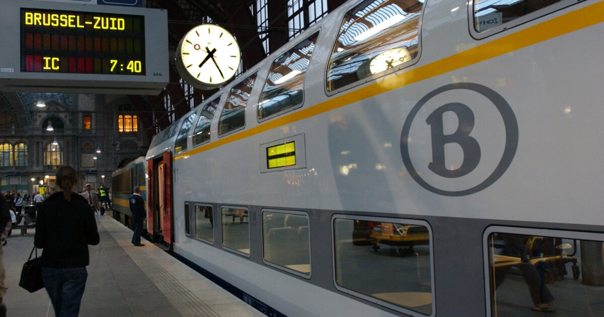 M6 Double Deck Train for SNCB - DCA Design
